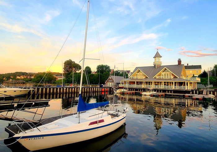 Kiosk The Waterfront - Discover Newport Vermont